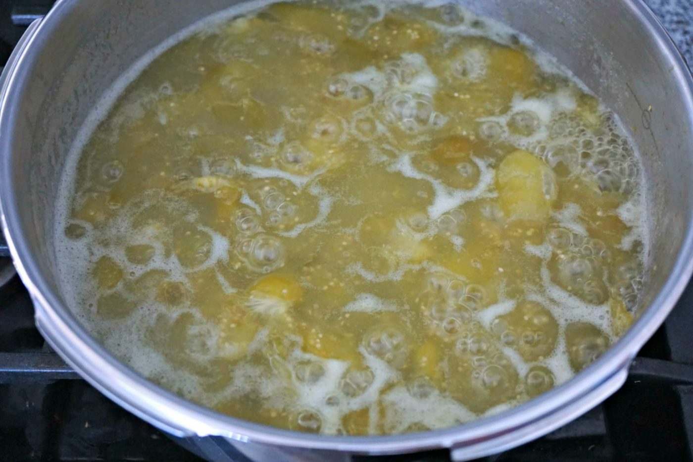 Tantalizing Tomatillo Jalapeño Jam - BELGIAN FOODIE